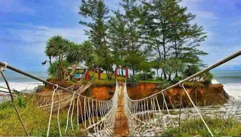 15 Wisata Bengkulu yang Bikin Kamu Betah dan Fresh - Goers