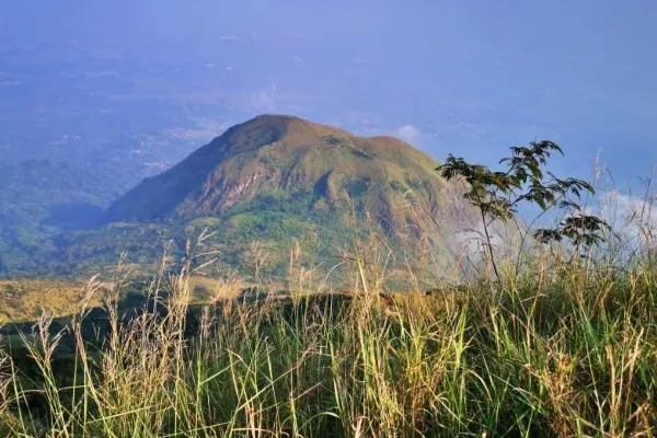 6 Gunung Tektok di Jawa Timur: Seru untuk Pendakian Singkat - Goers